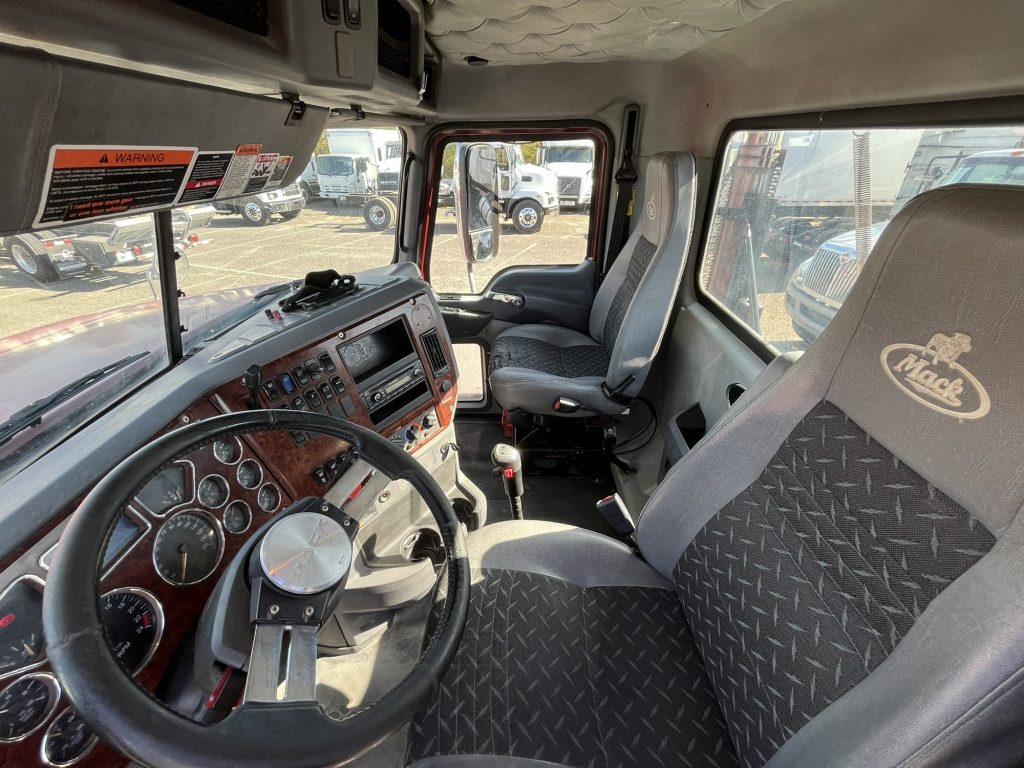 2013 Mack CHU613 - Bergey's Truck Centers: Medium & Heavy Duty ...