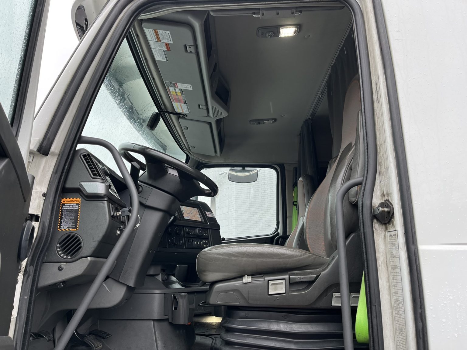 2021 VOLVO VNL64T400 - Bergey's Truck Centers: Medium & Heavy Duty ...