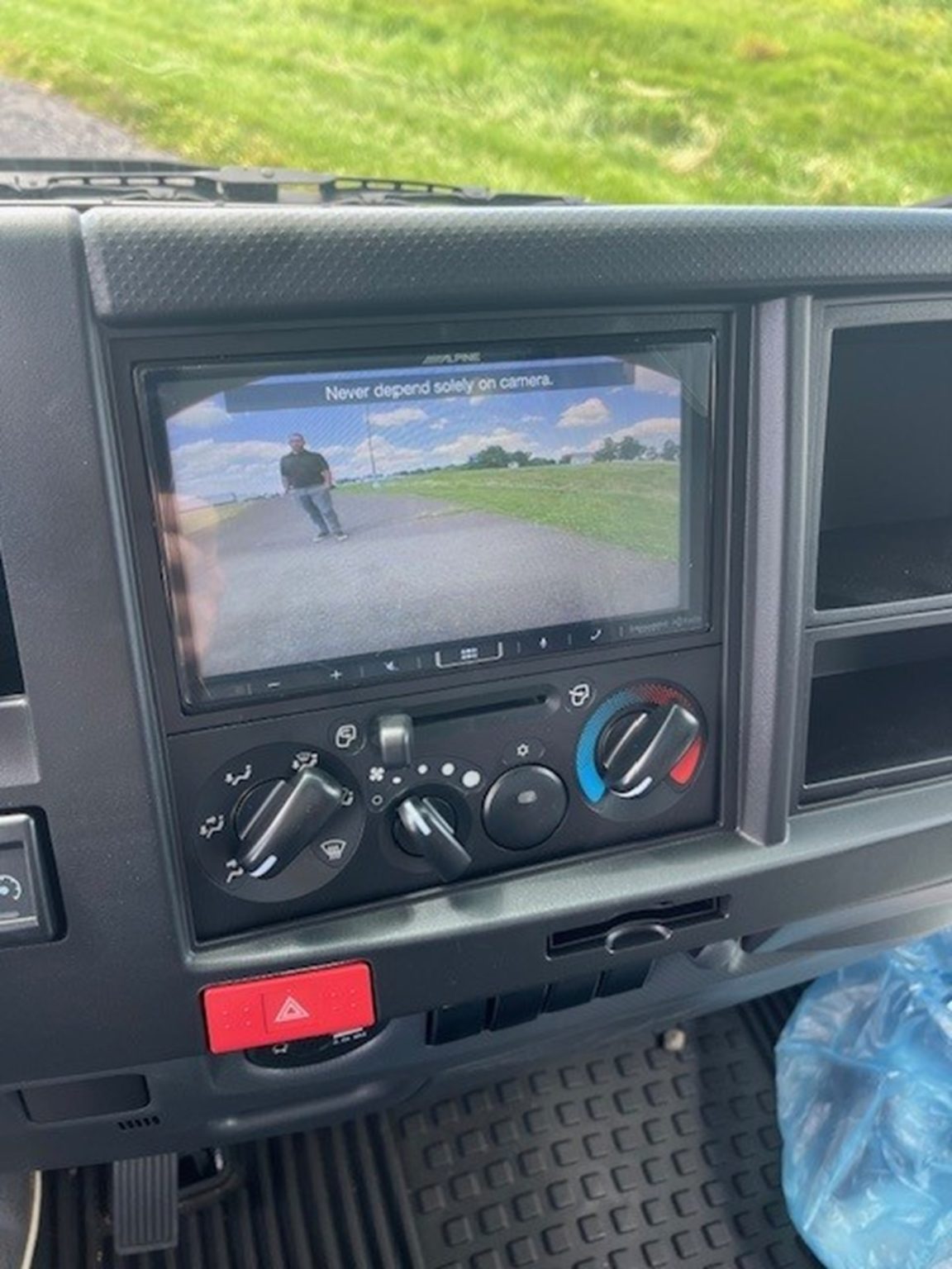 2024 ISUZU NPR HD GAS - Bergey's Truck Centers: Medium & Heavy Duty ...