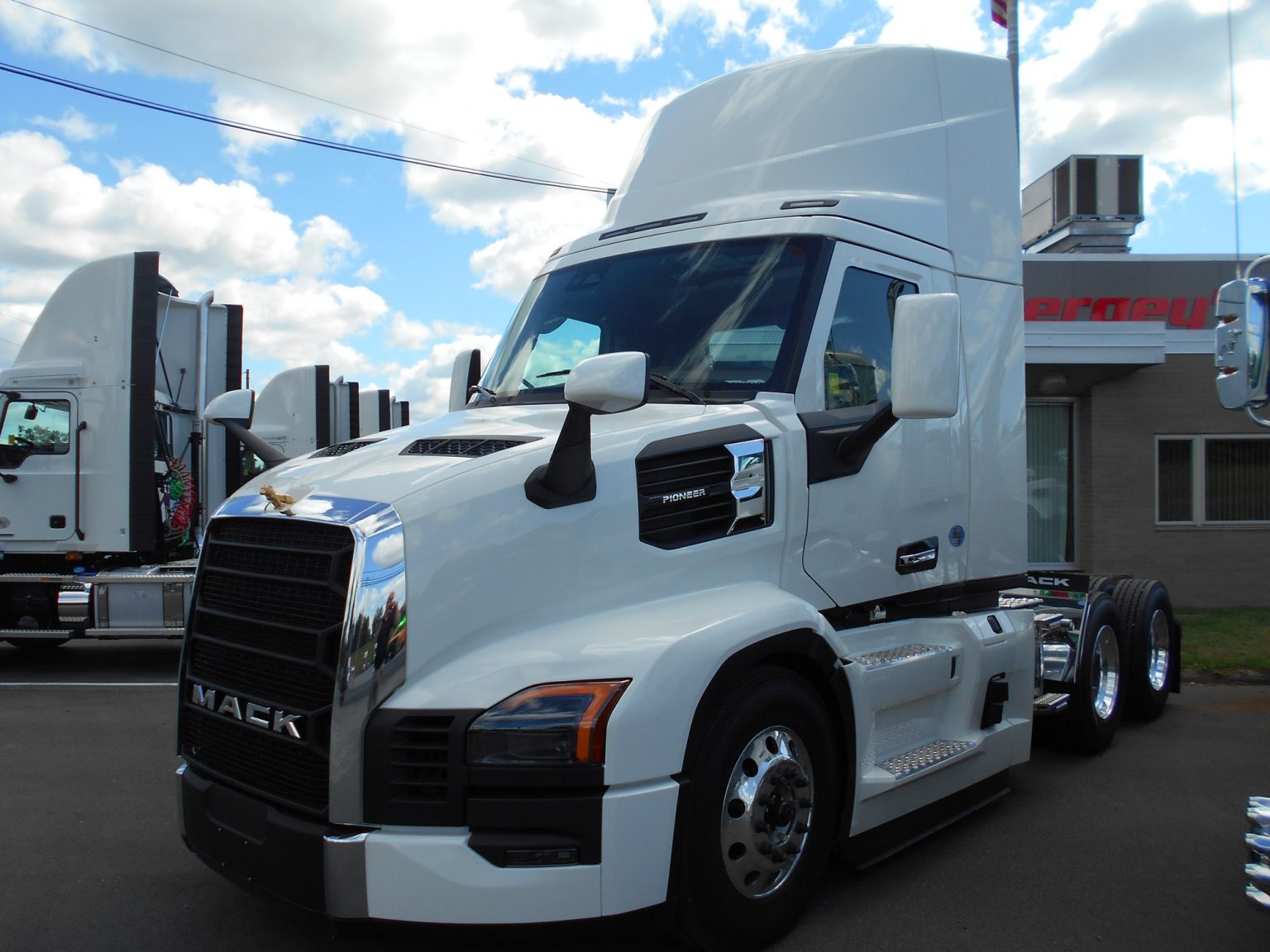 2026 MACK Pioneer - Bergey's Truck Centers: Medium & Heavy Duty ...
