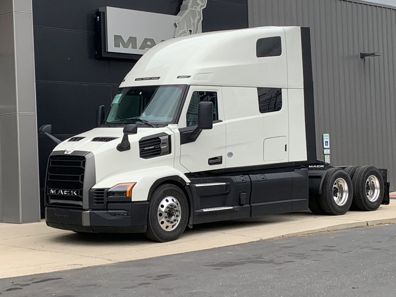 2026 MACK PIONEER 64T 76 - Bergey's Truck Centers: Medium & Heavy Duty ...