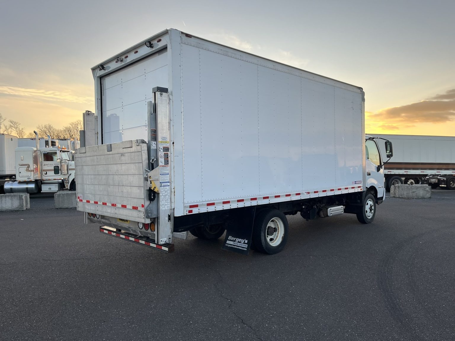 2020 HINO 195 - Bergey's Truck Centers: Medium & Heavy Duty Commercial ...