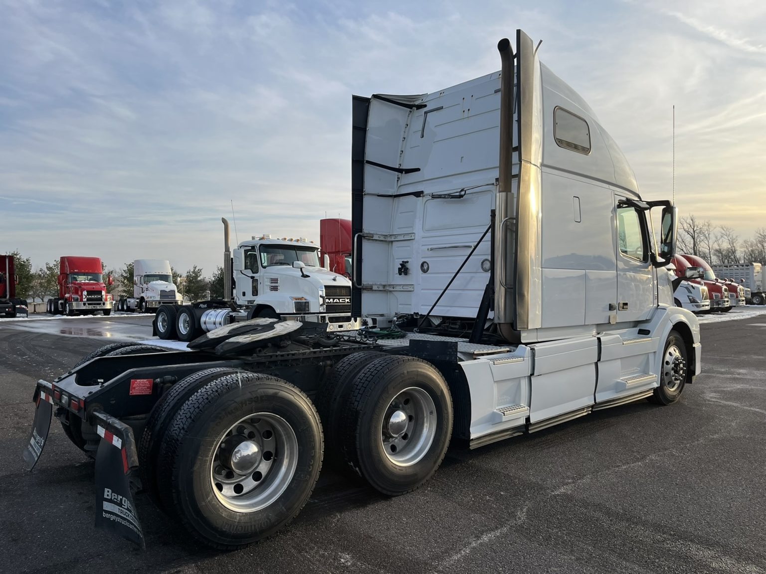 2018 VOLVO VNL64T670 - Bergey's Truck Centers: Medium & Heavy Duty ...