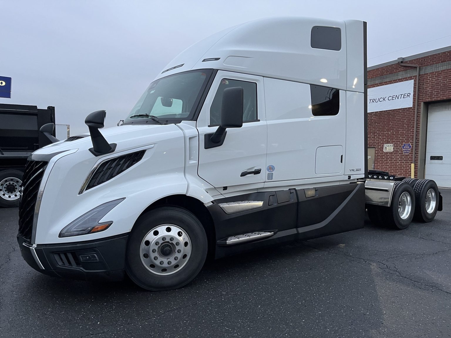 2026 VOLVO New VNL64T860 - Bergey's Truck Centers: Medium & Heavy Duty ...