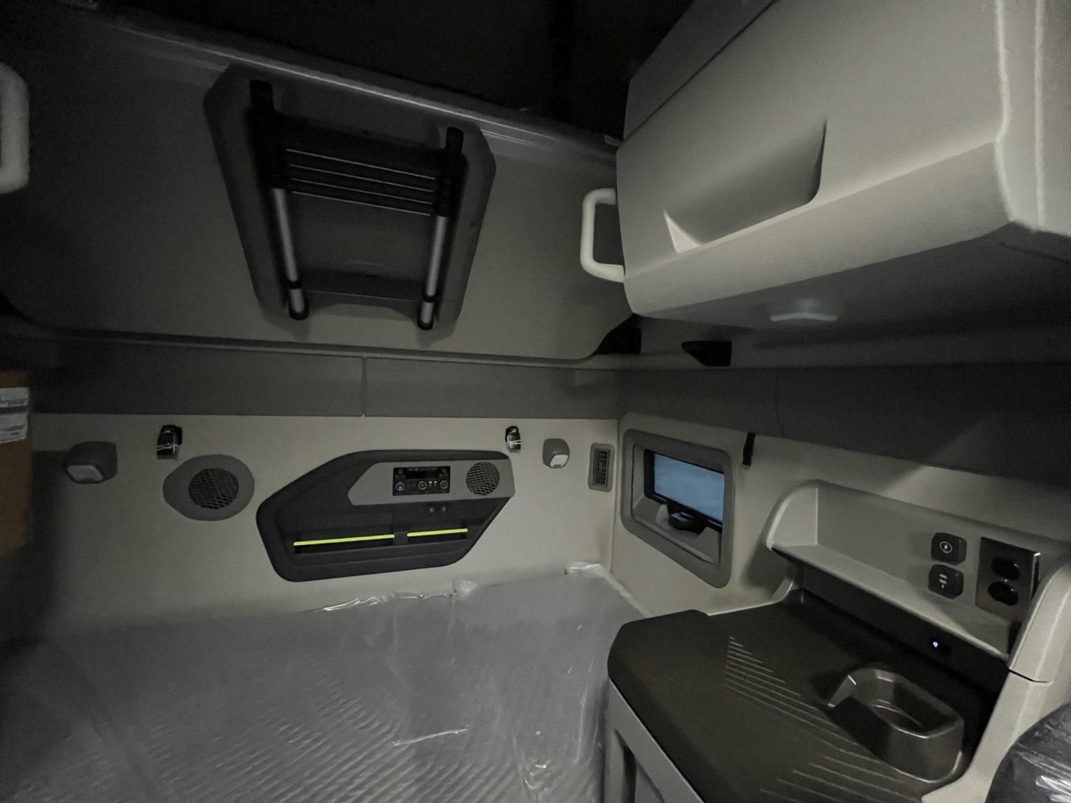 2026 VOLVO New VNL64T860 - Bergey's Truck Centers: Medium & Heavy Duty ...