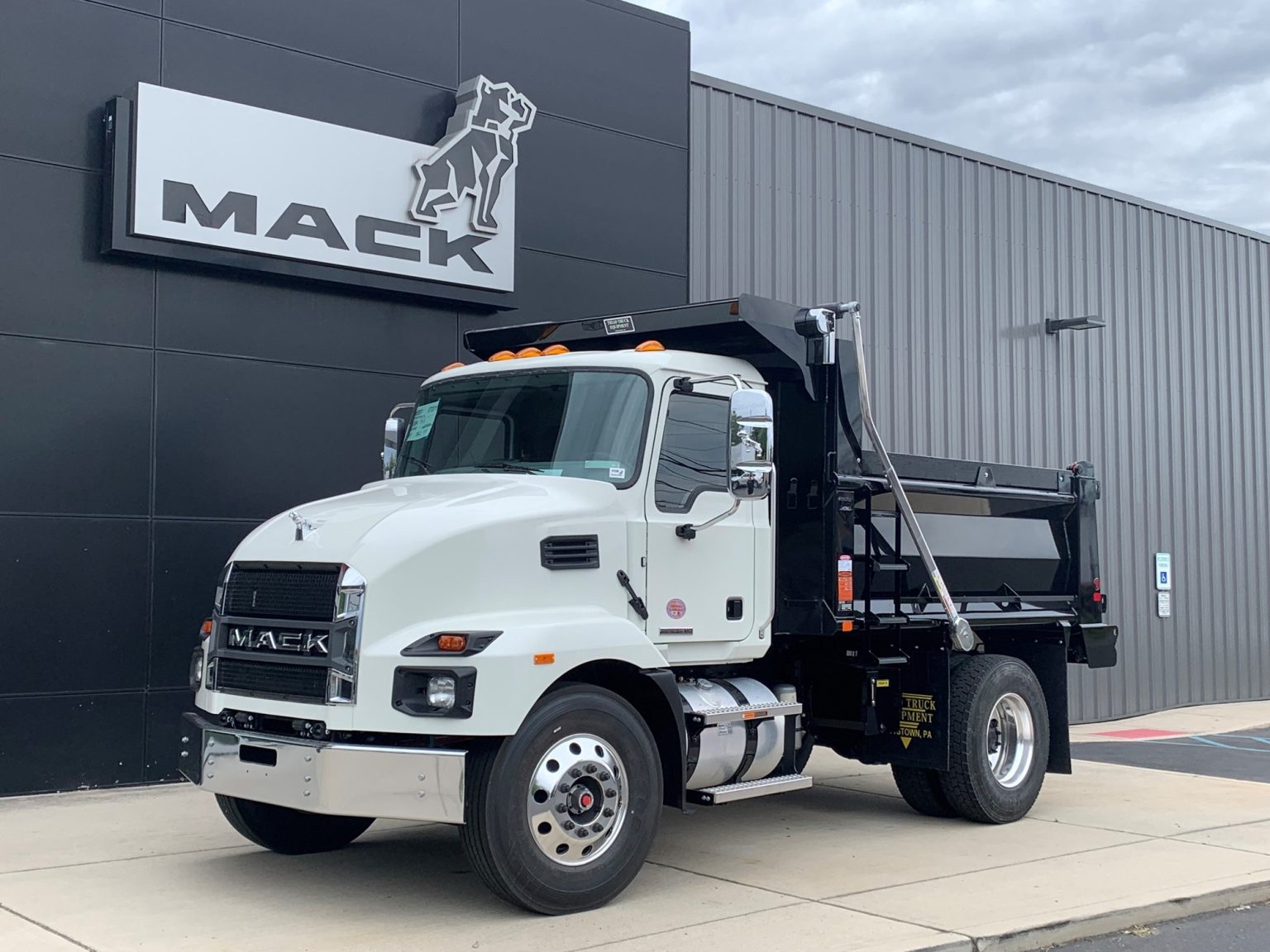 2026 MACK MD742 - Bergey's Truck Centers: Medium & Heavy Duty ...